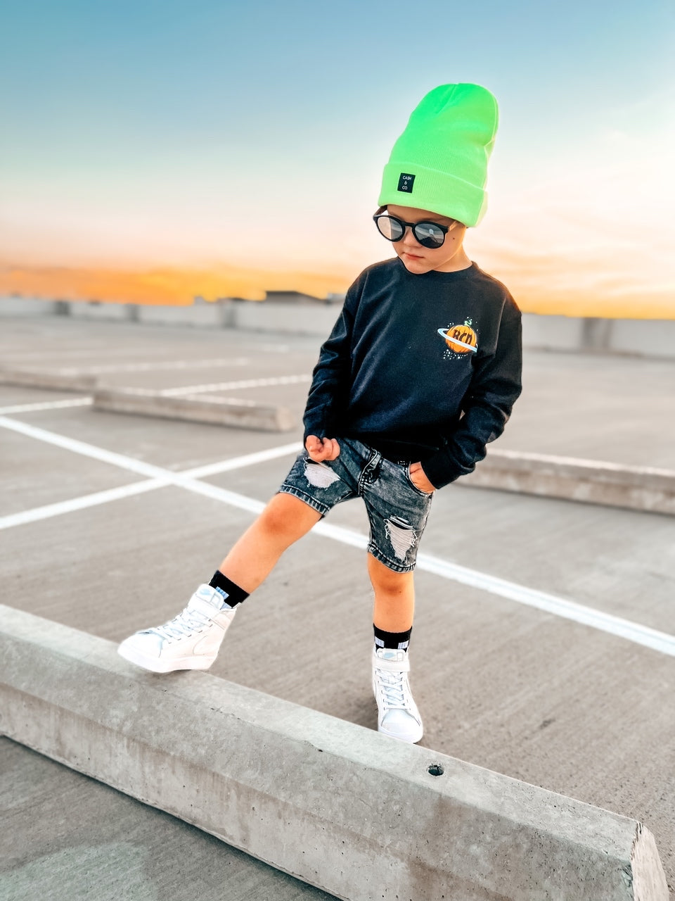 Not of this world Crewneck – BroCode Denim LLC